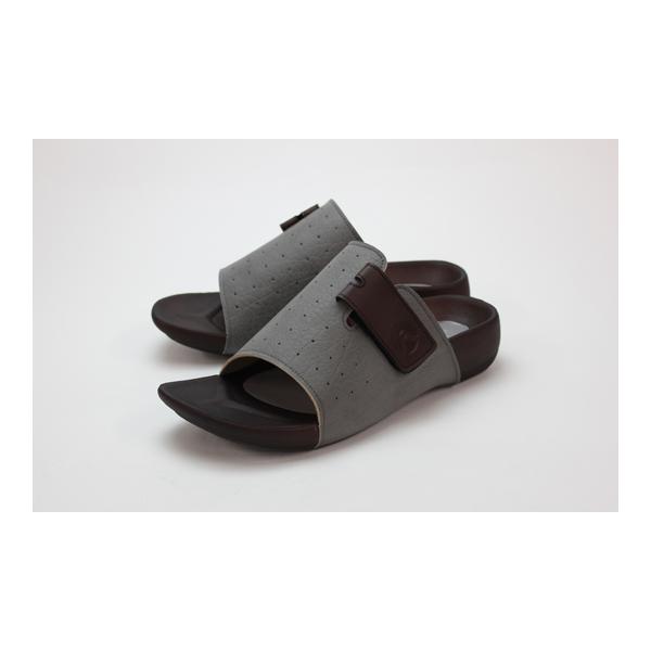 ●<商品詳細参考ページ>外部リンク：https://axel.as-1.co.jp/asone/d/65-5702-78/●事業者向け商品です。●材質：合成皮革、底／合成底（ポリウレタン・EVA）●甲幅：15.5cm●底幅：9....