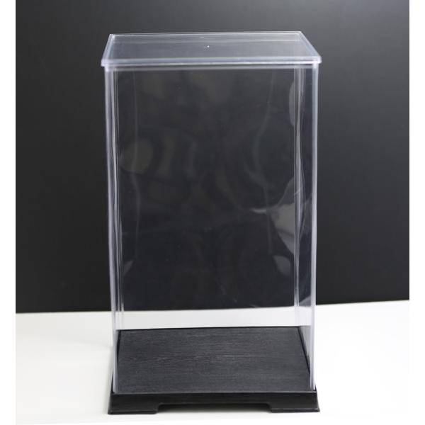 「１号サイズ用　胡蝶蘭カラー」専用のクリアケース。簡単に組み立て収納が出来ます。クリアケース材質：ポリ塩化ビニール　　　　　　寸法(cm) ：高さ42　幅30　奥行25※1号サイズ12500円・3号サイズ20000円・27000円(ケース付...