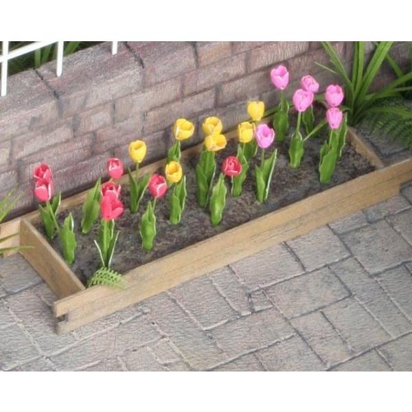 商品画像は着色完成例となっております。無着色のペーパークラフトとなっております。オランダをはじめ、ヨーロッパではポピュラーな花です。のどかなジオラマシーンには是非とも使っていただきたい商品です。花びら、がく、葉は再生紙をレーザーカットしてあ...