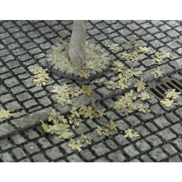 ペーパークラフトとなっております。ラッカー系まだら塗装を施した、薄紙を加工しました。葉脈もしっかりと表現されています。切離しは簡単です。キット数（制作可能数）：葉1056枚主素材：薄紙　彩色済み