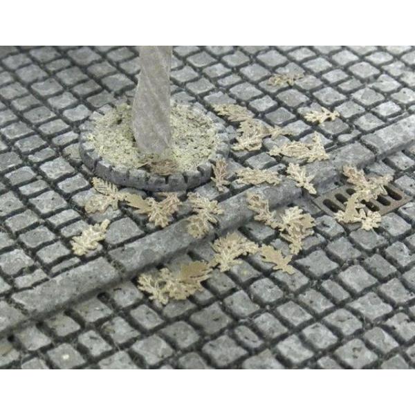 ペーパークラフトとなっております。ラッカー系まだら塗装を施した、薄紙を加工しました。葉脈もしっかりと表現されています。切離しは簡単です。キット数（制作可能数）：葉1056枚主素材：薄紙　彩色済み