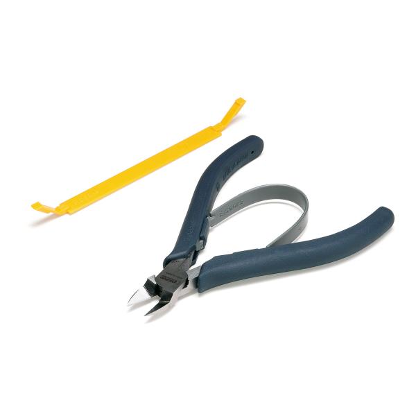 ■製品素材: 本体：高炭素鋼S58C／グリップ：エラストマー樹脂／バネ：プラスチック■製造元：株式会社スリーピークス技研■企画協力：株式会社グッドスマイルカンパニープラスチックモデルの部品の切り取り専用ニッパー。抜群の切れ味と耐久性を兼ね備...