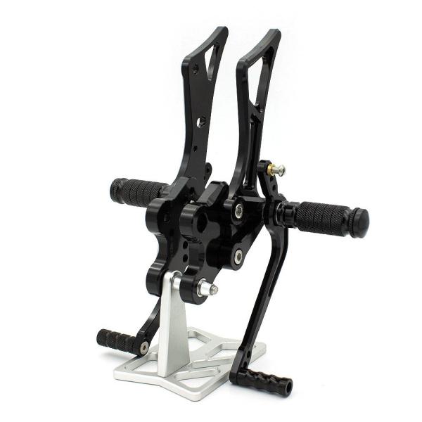 商品名： アジャスタブルバックステップメーカー： FXCNC適合：FZ1 FZ8 2001-2005材質： 6061アルミニウムネジロックを使用して脱落防止対策をする事をお勧め致します。発送：メーカー直送※ブラック以外のカラーをご希望の方は...