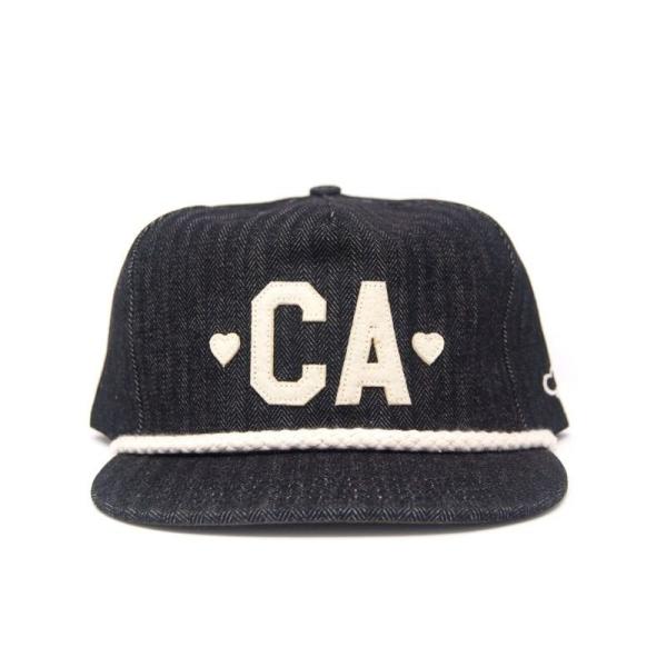 2005年にサンディエゴで誕生した【AMPAL CREATIVE】のストラップバック。目を見張るデザインセンスのみならず、全行程L.Aにて非常に高いクオリティで製作されたCAPは存在感抜群です。ONE SIZE ALL FITアメリカ製