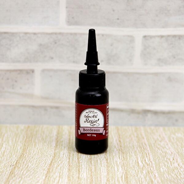 自由自在に線が描ける！「LED＆UVレジンカラーアートレジン」に新色が登場！○特徴硬化していない透明レジンに入れても混ざらないので、模様や柄が描けます。混ぜるときれいに溶けるので、着色材としても利用できます。立体のラインが描けるので作品の上...