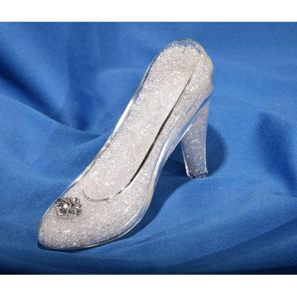 商品名: クリスタル世界ガラスSlipper ? LG。 Crystal World Glass Slipper - Lg.ブランド: Crystal World商品サイズ: 5 1/4" x 1 3/4" x 3 1/4" (LxWxH)...