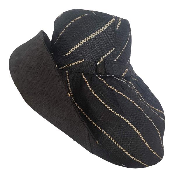 商品名:  Eshe: Authentic African Hand Made Black and Natural Madagascar Big Brim Raffia Sun Hatブランド: The Raffia Boutique商品サ...