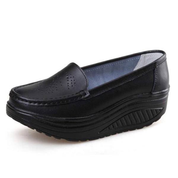 商品名:  COVOYYAR Women's Platform Loafers Slip On Comfort PU Leather Casual Shoes Wedge Sneakers (8, black)ブランド: COVOYYAR商...