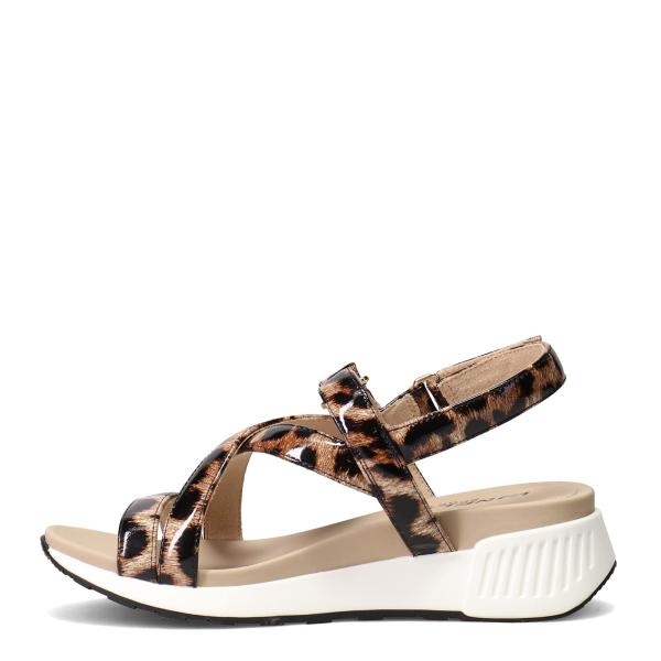 商品名:  VANELi Womens Trevin Athletic Sandals Casual Low Heel 1-2" - Brown - Size 9 Mブランド: VANELi商品サイズ: 9高さ: 12.192cm横幅: 2...