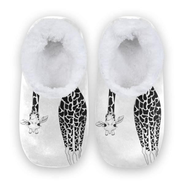 商品名:  Umidedor White And Black Giraffe House Slippers Fuzzy Memory Foam Soft Slipper Socks for Woman Men, XLブランド: Umided...