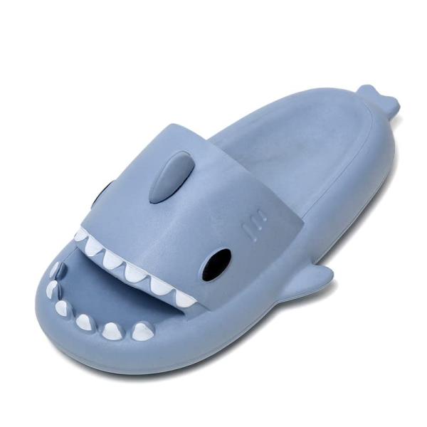 商品名: PLMOKN レディース シャークスリッパ メンズ 夏 屋内外の家 枕 サンダル キッズ 寝室 オープントゥ 動物 かわいい 滑り止め 雲 シャワー スパシューズ, ライトブルー, 8.5-9 Women/8-8.5 Men PL...
