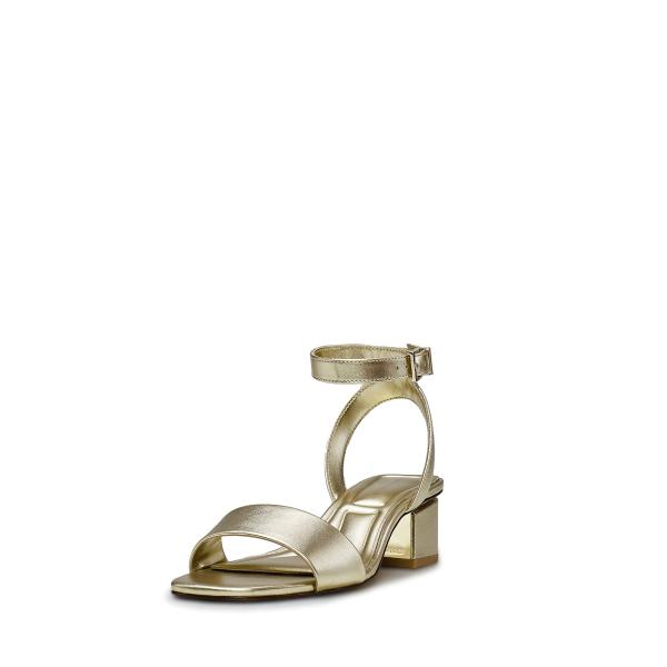 商品名: Vince Camuto レディース アカイリー ブロックヒール サンダル ヒール, エジプトゴールド。, 5 Vince Camuto Women's Acaylee Block Heel Sandal Heeled, Egyp...