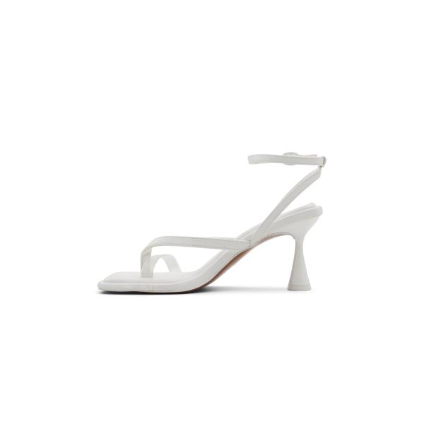商品名:  Call It Spring Women's Francesska Heeled Sandal, White, 7.5ブランド: Call It Spring商品サイズ: 7.5高さ: 31.6cm横幅: 25.9cm奥行: 1...
