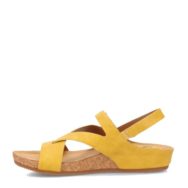 商品名: Eurosoft レディース Gianetta サンダル, イエロー, 9 EuroSoft Women's Gianetta Sandal, Golden Yellow, 9ブランド: Eurosoft商品サイズ: 9高さ: 3...