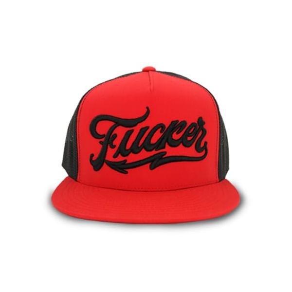 商品名:  RED DEVIL CLOTHING Trucker Hat Redブランド: RED DEVIL CLOTHING商品サイズ: 6 5/8-7 5/8商品番号: ETC-126-RED-BLK色: Red素材: 47% Cot...