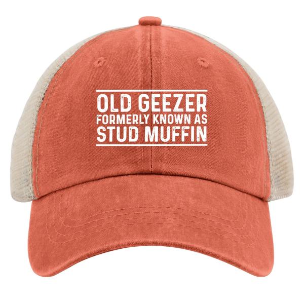 商品名:  Old Geezer Formerly KNOWNS AS Stud Muffin Hat Trucker Hat Women Funny Mesh Cap for Summer Orangeブランド: huesdeaw商品サイ...