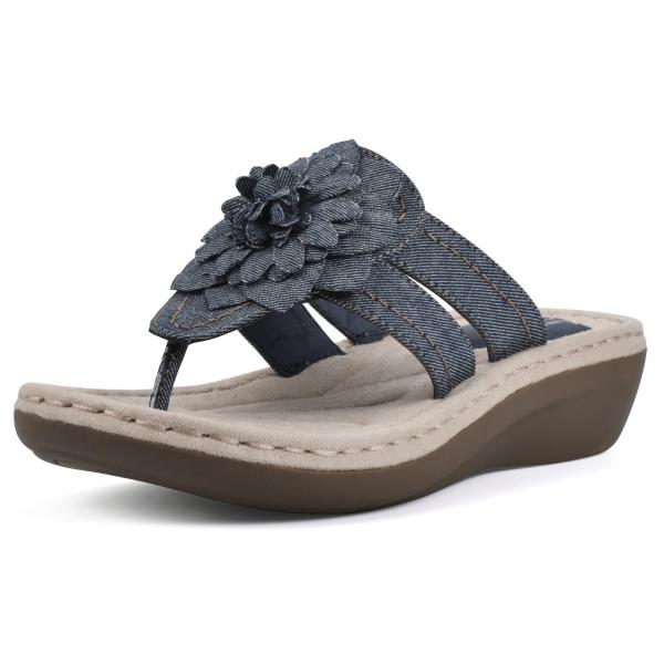 商品名: CLIFFS BY WHITE MOUNTAIN レディース Cassia ビーチサンダル, デニムブルー/生地。, 7.5 CLIFFS BY WHITE MOUNTAIN Women's Cassia Mini Wedge F...