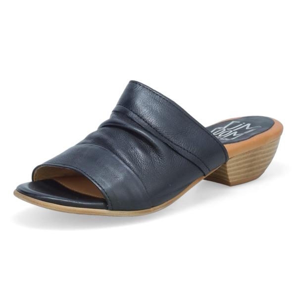 商品名:  Miz Mooz Castiel Women's City Sandalsブランド: Miz Mooz商品サイズ: 5.5-6商品番号: 色: Black海外の輸入品ショップ-世界中の様々なアイテムをお得に購入※海外からのお取り...