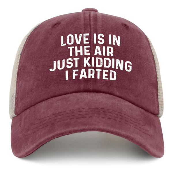 商品名:  Zuriohalk Love is in The Air Just Kidding I Farted Hat Trucker Hat Women Funny Mesh Hat for Summer Redブランド: Zurioh...