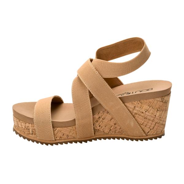 商品名: Corkys Footwear レディース 風変わりな2.5インチウェッジ, キャメル, 9 Corkys Footwear Women's Quirky 2.5 inch Wedges Size 9ブランド: Corkys Fo...