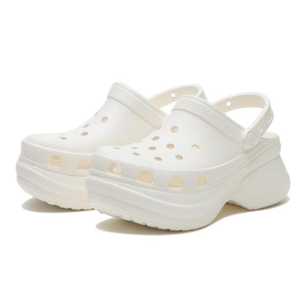 【商品詳細】・ヒール周り、トゥボックス、カラーに質感のある素材・ジビッツチャームでカスタマイズ可能・アイコニックコンフォート：軽い。柔らかい。包み込むような快適さ。【仕様/素材】・（甲）：合成樹脂、（底）：合成樹脂・重さ（参考サイズ）：36...