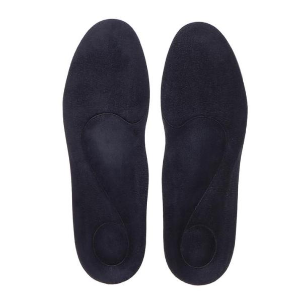 特長足裏のアーチラインにぴったりフィット。カップ形状となったかかとクッションが地面からの衝撃を吸収し、足裏全体で体を支える。表面には足にやさしい肌触りのマイクロファイバーを使用。吸水・速乾性に優れた、やわらかなマイクロファイバーがインソール...