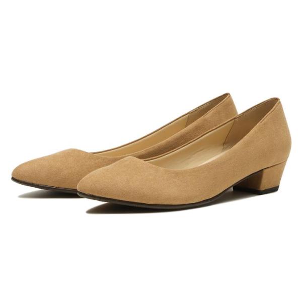 定評のあるポインテッド木型のプレーンパンプスです。絶妙なラインと、履き口にステッチの無い仕上げのローヒールパンプスは、幅広く活用できる、頼りになる１足です。裏材には、足当たりの良いウレタンを使用し、柔らかく仕上げています。インソールは、抗菌...