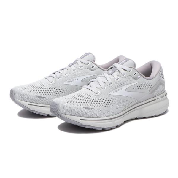 BROOKSよりGhost15が登場。独自開発した配合で、EVAとラバーとエアーをブレンドした素材「DNA LOFT V2」を搭載。高い耐久性を持ち、へたりにくいのが特徴です。また、アッパーにはエンジニアードエアメッシュアッパーを採用し、通...