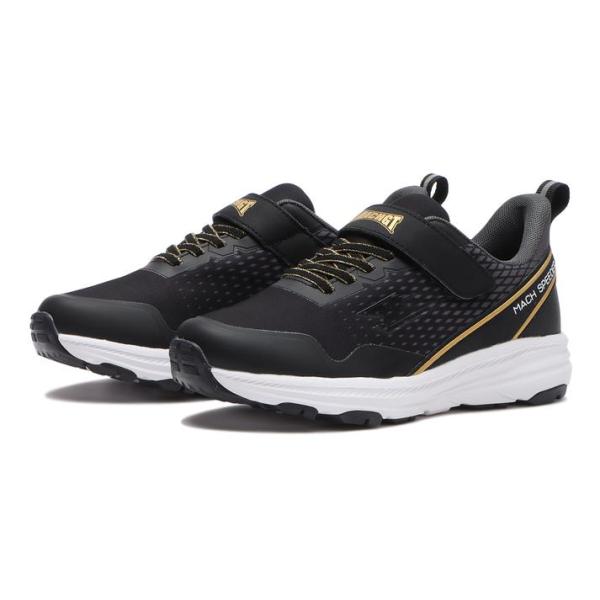 4cm5時間防水機能付き、ゆったりEEEのランニングスニーカーです。アッパーとライニングの間に防水素材が入っています。さらにシュータン部分にも防水のガゼットがついていて、雨だけでなく、小石や砂からもしっかりガードします。アッパーはメッシュ素...