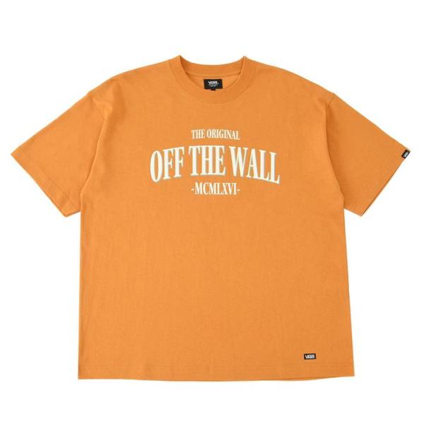 空紡糸を使用した天竺生地のショートスリーブTシャツ。90年代風アーチ型のロゴがフロントにプリントされている。左裾のFlying-Vのミニワッペン刺しゅうがアクセントになっている。素材＝綿100%M＝着丈：68.5cm　身幅：57cm　肩幅：...