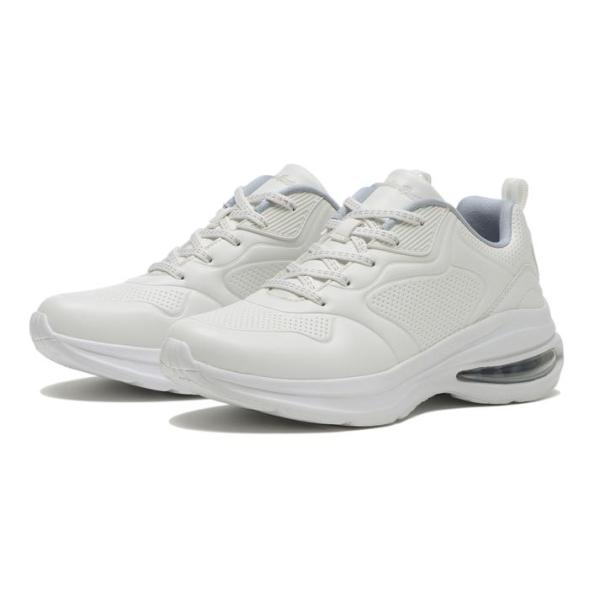 エアクッション入りのソールを使ったスニーカー。アッパーはエンボス加工でシームレスなデザインにしています。あえて表面のムラがあるヌバック風の素材を使用して、カジュアルな雰囲気に仕上げました。厚めのソールは、ほどよく足元にボリューム感を出してく...