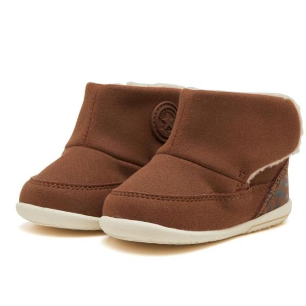 歩き始めの赤ちゃんに対応した軽量で屈曲性の良いソールを使用したインファント向けブーツモデル。不安定な足元をやさしくサポートするブーツカットモデル、両開きベルトと踵ループ付きで、履かせやすいデザイン。アッパーに柔らかなシンセティックスエード、...