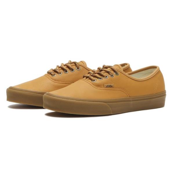 このシューズがすべての始まり。かつてスタイル 44と呼ばれた、VANS初めてのシューズであるオーセンティックは、1966年の誕生以来、耐久性のあるキャンバスのアッパーとワッフルパターンのアウトソールで一躍人気となり、クリエイティブ・カルチャ...