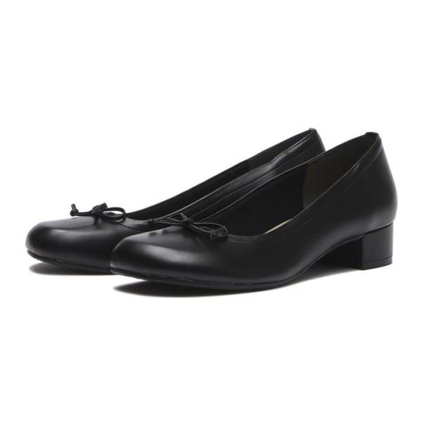 つま先の形にこだわったバレエシューズ。履き口にステッチが入ることにより、一味違ったバレエシューズになりました。安定感のある3cmのヒールが足元を綺麗に演出します。中敷スポンジが足の衝撃を軽減し長時間履いても疲れにくい。【サイズ目安】個人差が...