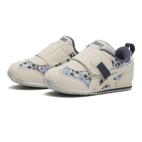 約1歳から3歳の幼児向けに展開する「BABY」シリーズのローカットシューズ。かかとの安定性を重視し、かかとを包み込む立体的なインナーソールを採用しています。扇形のつま先部分は足ゆびをのびのびと動かすことができ、踏ん張りやすいのが特徴。インナ...