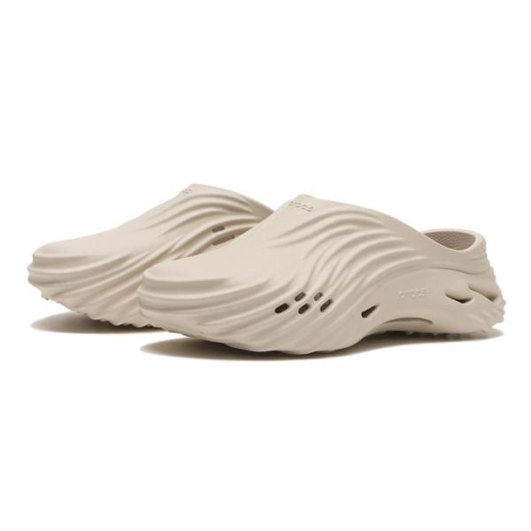 快適さとスタイリッシュなルックの両方を楽しめる、エコー コレクション。全モールド構成のこのクロッグは、大胆なシルエットとスポーティなデザインからインスパイアされたスタイルで、ストリートウェアの魅力を保ちながらオールマイティなスタイルを実現。...