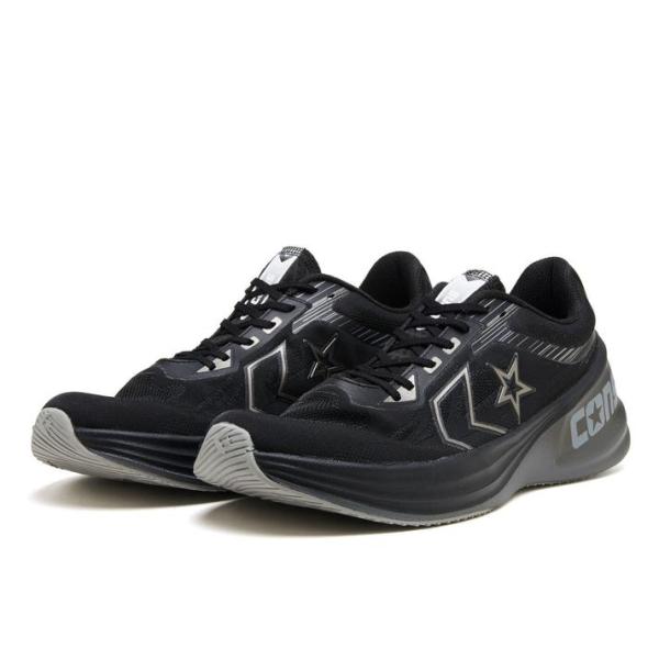 コンバースのランニングレーベル「CONVERSE RUNNING」のランニングを楽しむためのパフォーマンスモデル。コンズ ランスラッシュのデザインアレンジモデル。アッパーには、軽量性と通気性・柔軟性を備えたメッシュアッパーを新たに採用し、長...