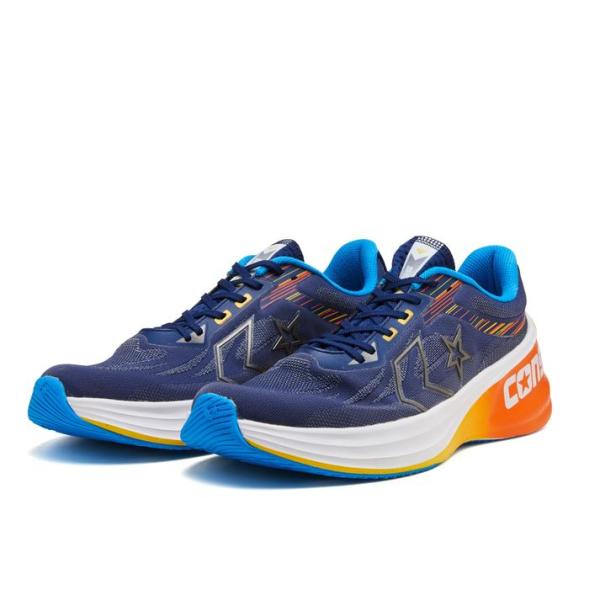 コンバースのランニングレーベル「CONVERSE RUNNING」のランニングを楽しむためのパフォーマンスモデル。コンズ ランスラッシュのデザインアレンジモデル。アッパーには、軽量性と通気性・柔軟性を備えたメッシュアッパーを新たに採用し、長...