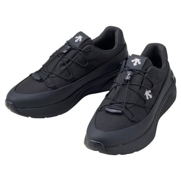 【Technical Utility】をコンセプトに開発されたシーズンやシーン、スタイルを問わず着用できる防水設計のスニーカーシリーズ。アッパーの接着方法を工夫することで、柔らかく足を包み込みフィット感を実現。既存のRAタイプのデザインを、...