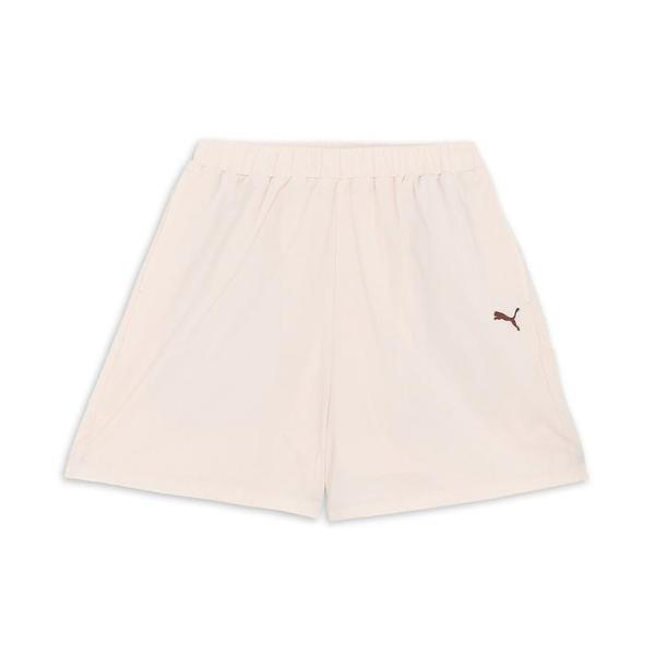 ハリコシのあるウーブン素材を使用したショートパンツ。ウエストはゴムでスピンドルでサイズ調整できるイージースタイル。サイド/バックにポケット搭載。膝上丈でSPORTYさの表現や外しのアイテムとしても使用できるシンプルなアイテム。PUMA レデ...