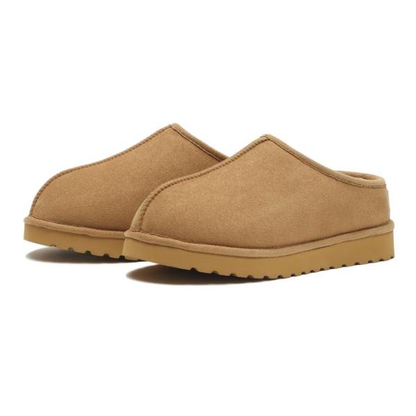 大人のリラックススタイルにぴったりな“サボミュール”。シンプルなフラットソール仕様で、自然な履き心地を実現。軽量で歩きやすく、ふわふわのライニングが足元をやさしく包み込みます。撥水加工を施しているため、水や汚れに強く、日常使いにも安心。かか...