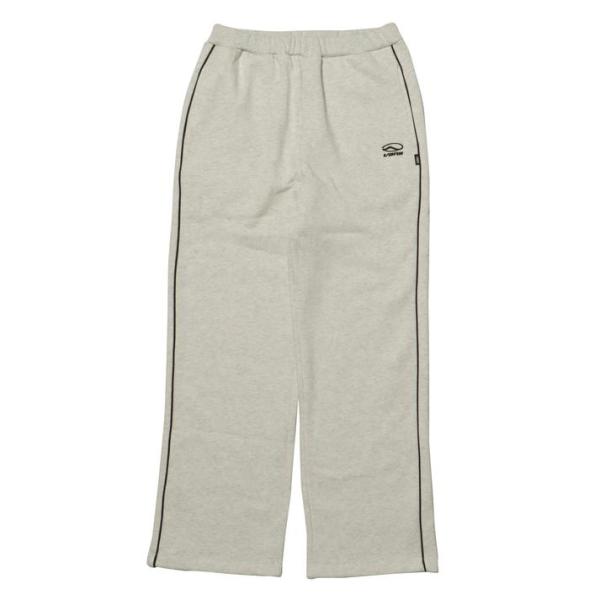 配色パイピングとロゴ刺繍がポイントのスウェットパンツ。シンプルで合わせやすく、コーディネートのアクセントになるアイテムです。パイピングスウェットとのセットアップ着用も可能です。S＝ウェスト：66cm〜94cm　ワタリ：31cm　股下：66c...