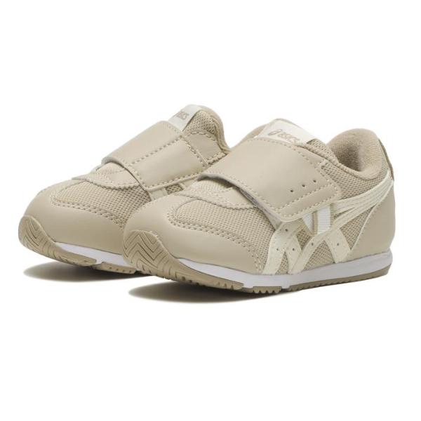 約1歳から3歳の幼児向けに展開する「BABY」シリーズのローカットシューズ。ABC-MART限定アイテムかかとの安定性を重視し、かかとを包み込む立体的なインナーソールを採用しています。扇形のつま先部分は足ゆびをのびのびと動かすことができ、踏...