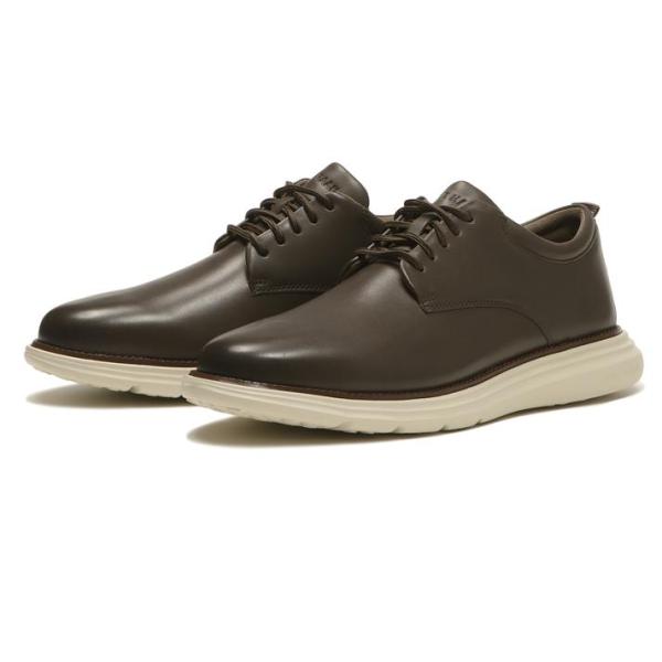 COLE HAANの伝統的なプレーントゥ オックスフォードアッパーを使用、クッション性のあるフットベッドにEVAミッドソールを合わせる事で常に快適なクッションを発揮できるようになっています。またEVAミッドソールにする事で軽量性能を向上。毎...