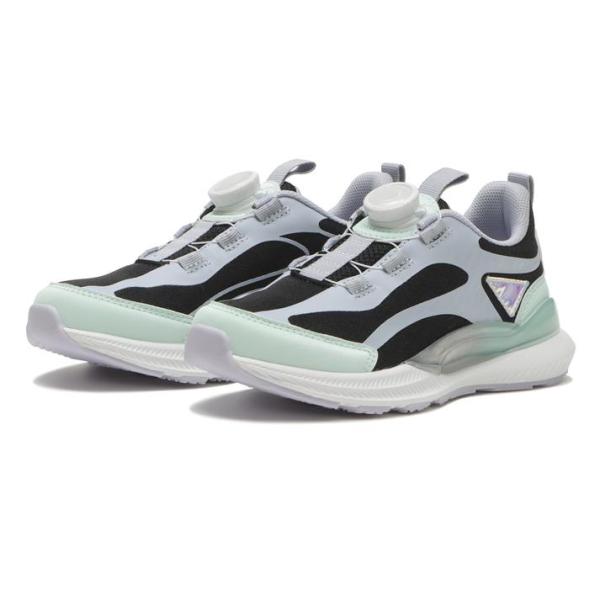 大人気！ダイヤルシリーズから新モデルの登場です。甲部分にダイヤルを配置し、着脱がスムーズです。通気性の良いメッシュを使用しているので、蒸れにくい仕様です。破れやすいつま先部分には補強となる合皮素材を使用しています。かかとの安定力を強化したソ...