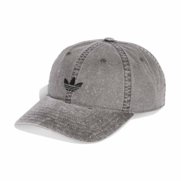 adidas ウォッシュドベースボール キャップ は、クラシックなキャップにデニムの魅力と温かみをもたらし、ルックスに個性と繊細なスタイルを加えるリラックス感のあるアイテム。ソフトなコットンツイル製で、背面にDリングクロージャーが付いている...