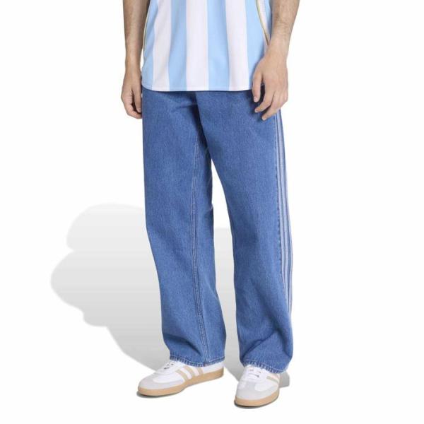 ファイヤーバード アディカラー デニムパンツは、アイコニックなオリジナルズのクラシックにオマージュを捧げ、現代に合わせて再考されたもの。ミディアムビンテージデニム仕上げで、毎日のスタイルにレトロな雰囲気を添える。左のポケットの下に刺しゅうさ...