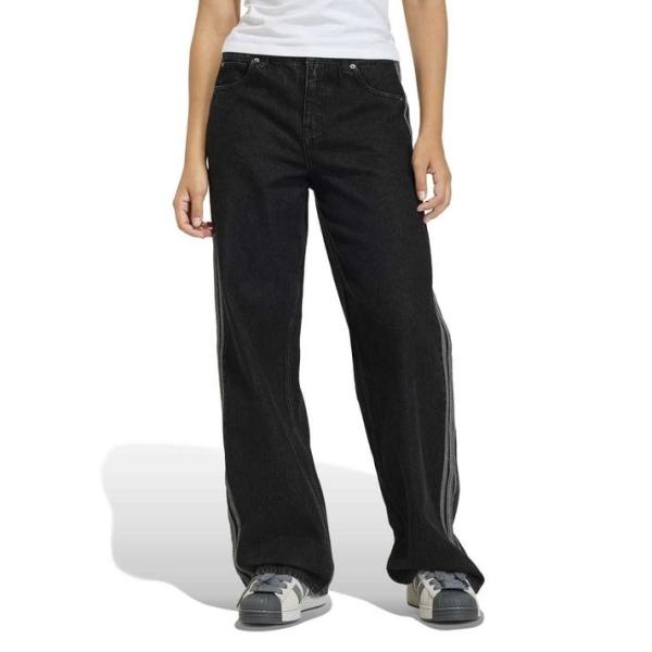 アディカラー コレクションの一環として登場したファイヤーバード トラックパンツ デニムは、クラシックなストリートスタイルにモダンなエッセンスをプラス。ユニークなデニムデザインが日常の着こなしを引き立てる。柔らかくしなやかなコットン素材を使用...