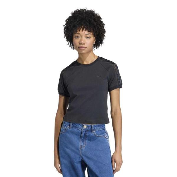 レースのディテールで、アスレチックなムードにエレガンスを添えたレース カリ 半袖Tシャツ。このアイテムは、アディダス オリジナルスが持つ挑戦的でポジティブなマインドをたたえたデザインで、アイコニックなディテールにモダンなエッセンスを掛け合わ...
