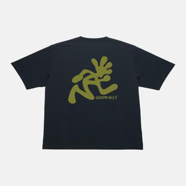 環境配慮のエココットンを使用したドライタッチなTシャツは、肌触りがよく、毎シーズン更新される色展開もたのしみの一つ。”GRAMICCI”な、ロゴからグラフィックまで多岐にわたるデザインが充実しています。素材=コットン（=綿）上記サイズ表は各...